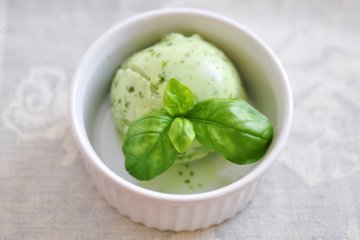 Basil Ice Cream - Food Gardening Network